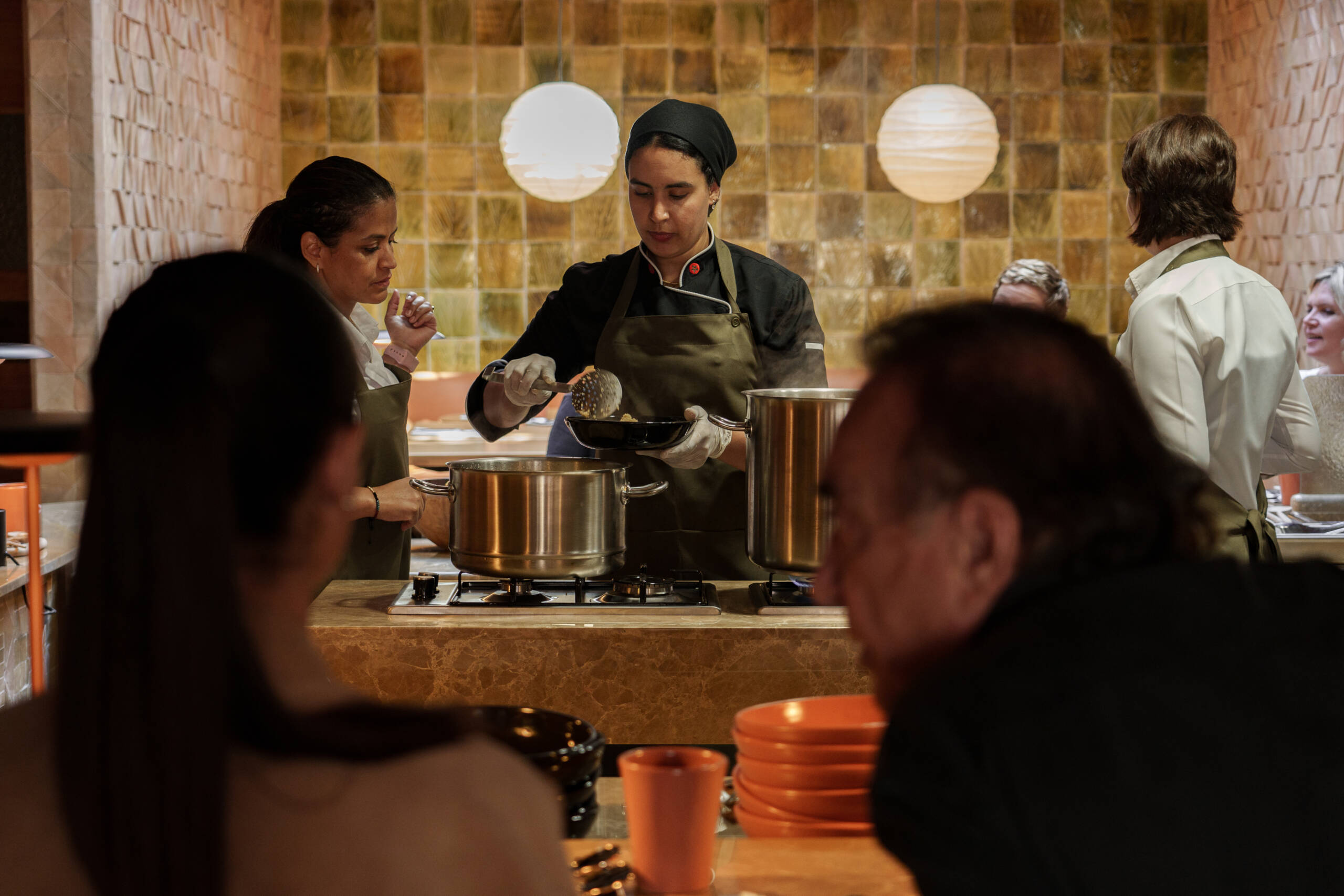 Marrakech Gourmand : Sahbi Sahbi, la cuisine admirable des femmes ...